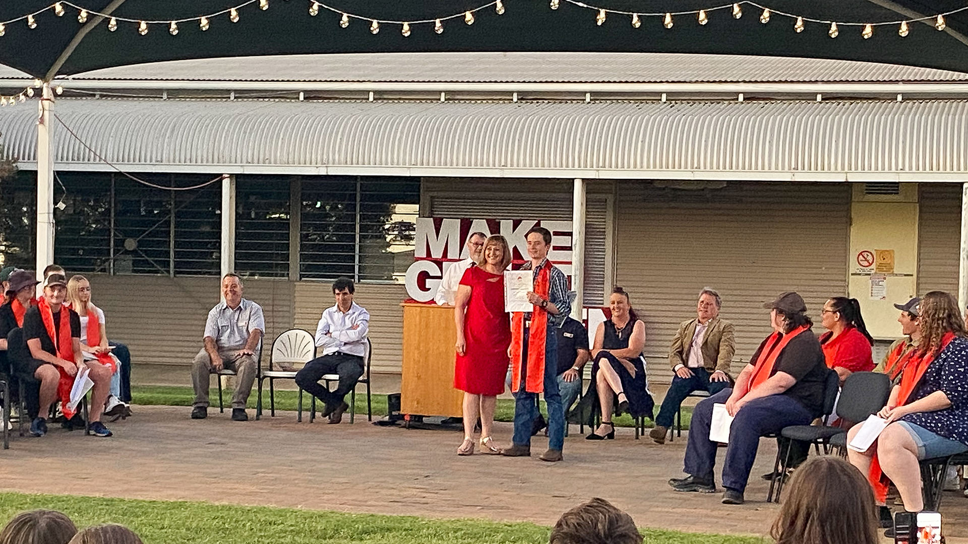 TAFE Queensland Roma graduates celebrate | TAFE Queensland